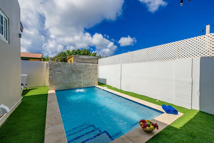 Renovated 4br | Private Pool | Central Location - Aruba