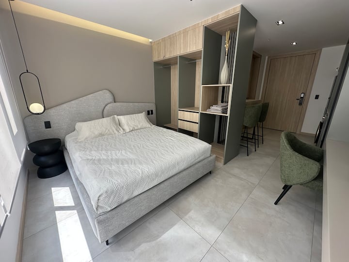 Moderno Estudio Con Piscina Y Cancha De Pádel - Quito