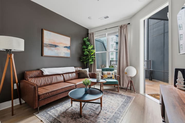 Downtown. Luxury. Pool. Roof Access. City Views - Homewood, AL