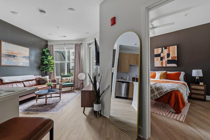 Luxury Downtown Birmingham With A Pool - Homewood, AL