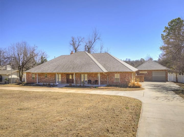 Sunny Pastures Apartment - Midwest City, OK
