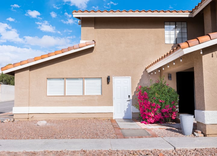 Modern Henderson Guest House - Las Vegas, NV