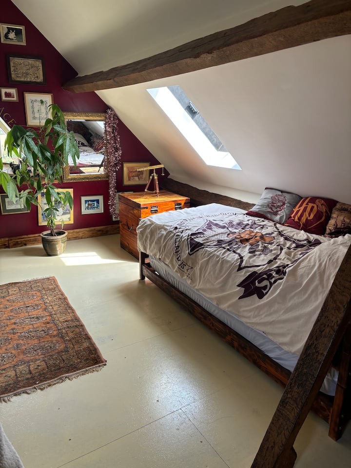 Beautiful Themed Stay In A Family Home - Gloucestershire