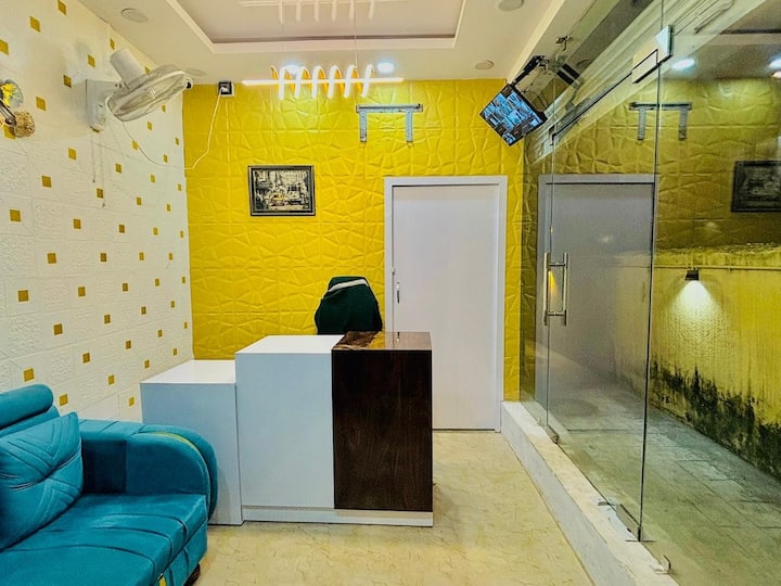 Near Mukundapur Opposite Rn Tagore Florence Palace - Kolkata