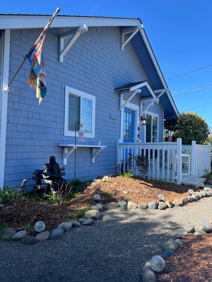 Starry Lilac Cottage - Florence, OR