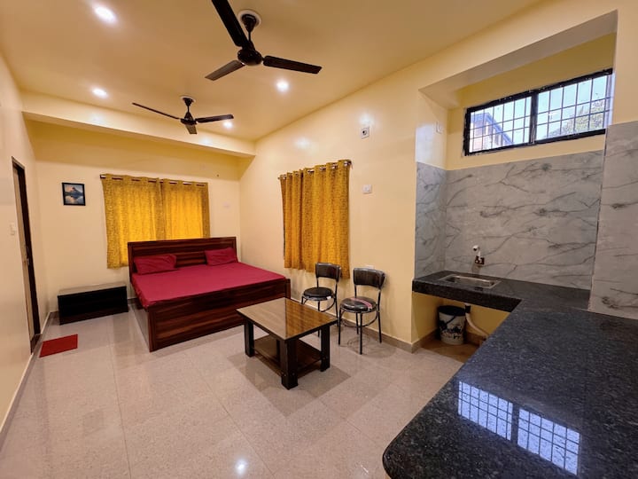 Studio 404 Sin City Suite - Deoghar