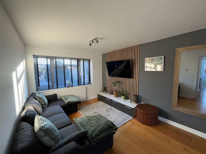Unique And Cosy Home In London - Enfield