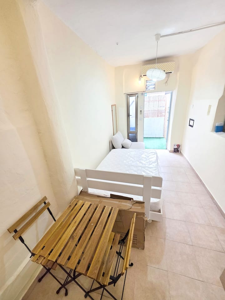 Cosy Studio Apartment With Private Yard - Tel-Aviv