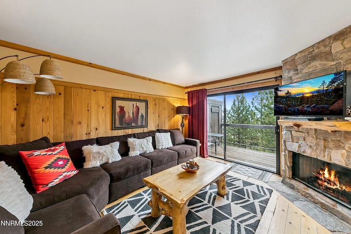 Rustic Tahoe Cabin: Hiking And Nevada Views - Genoa, NV
