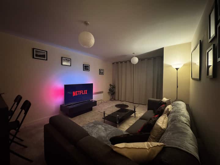 Cosy 2-bed Modern City Apartment W/balcony - Manchester