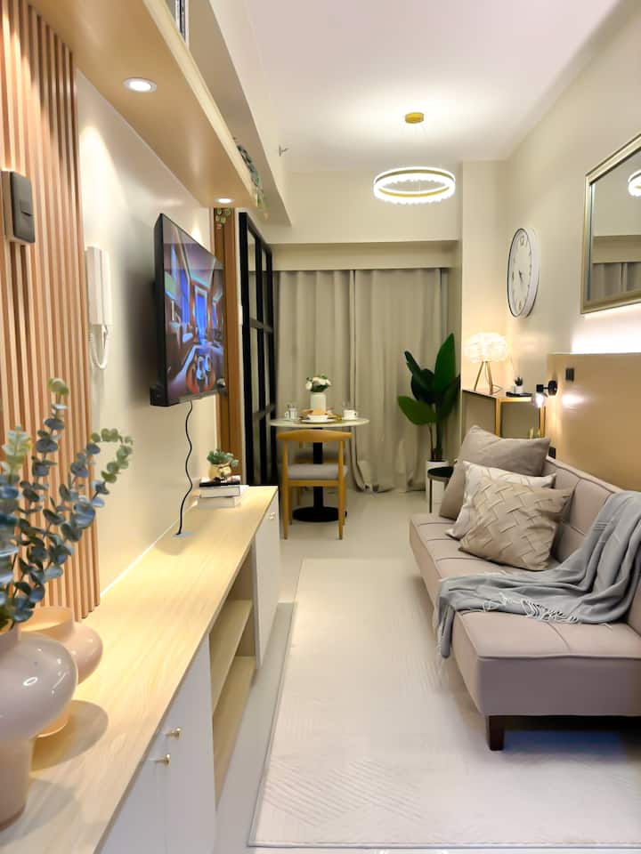 Modern Vibe | Feel The Luxury & Home |Wifi+netflix - Philippines