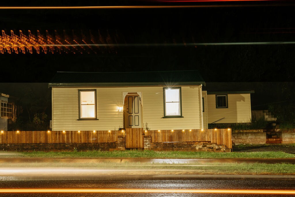 Little Yellow Cottage Queenstown - Houses for Rent in Queenstown ...