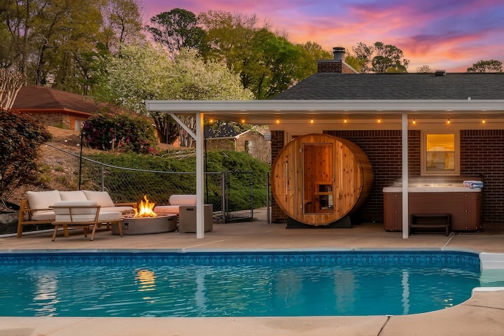 Sleeps 12 | Pool | Hottub | Sauna | Arcade - Columbus, GA