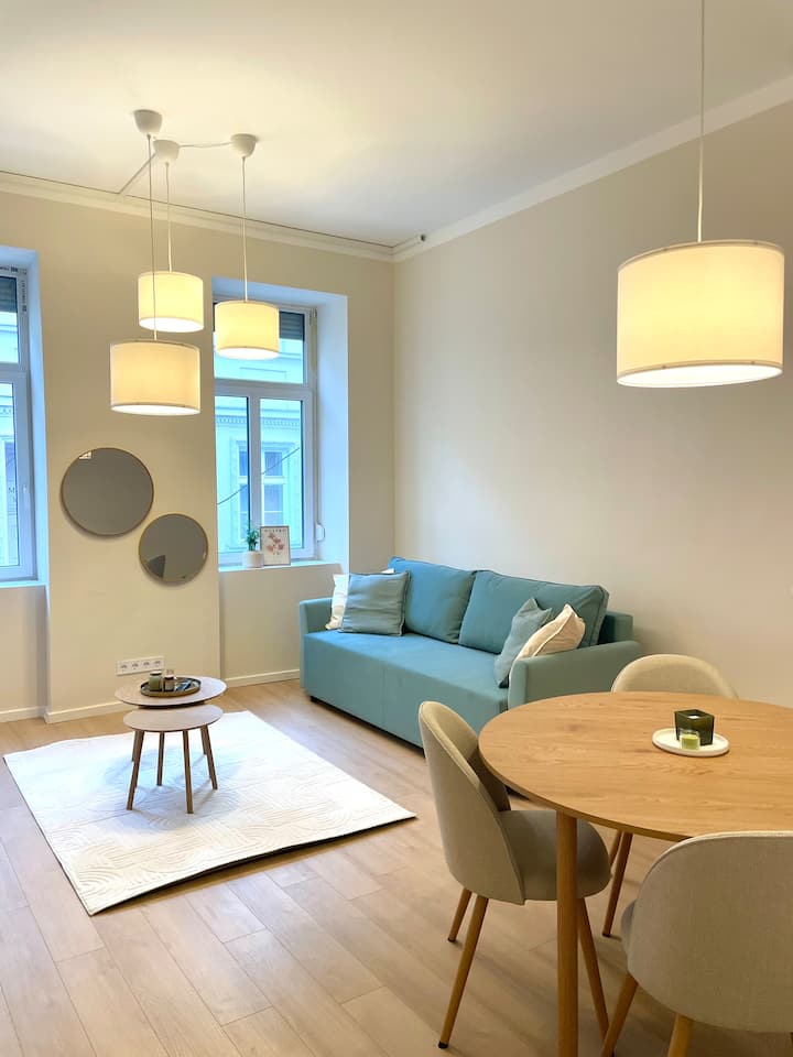 Modern & Felújított Lakás Budapest Szívében - Budapest