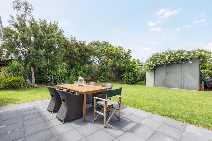 Bayside Cottage—leafy Stay Near Rye Beach & Dining - Sorrento