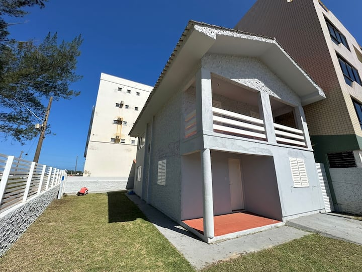A 1 Min Da Praia - Casa Com 5 Quartos - Laguna
