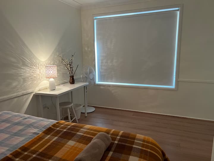 Private Room (8) In Elderslie (Next To Camden) - Camden