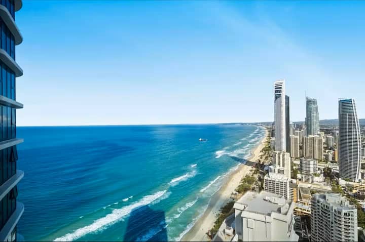 Beachfront 2br | Panoramic Ocean & Skyline Views - Gold Coast