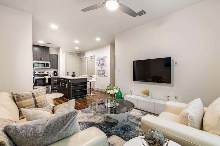 Contemporary 1br Haven | Sleek & Peaceful - Carrollton, TX