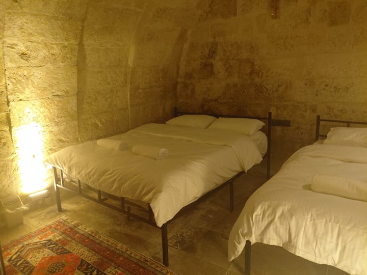 Kapadokya'da Mağara Ve Kemer 9 Kişilik  Oda - Kapadokya, Turkey