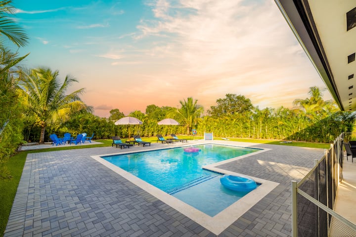 Luxe Marine Villa\heated Pool\top Location\pet|bbq - Homestead, FL