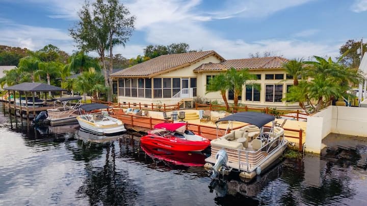 Water Lovers Retreat - Sanford, FL