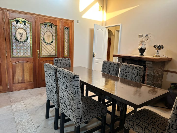 Gran Casa Familiar En Ituzaingo Centro Amplia - Merlo