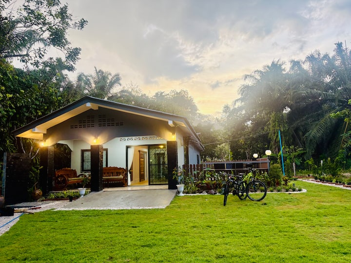 บ้านสวนคุณยาย, Bansuankhunyay - Khao Lak