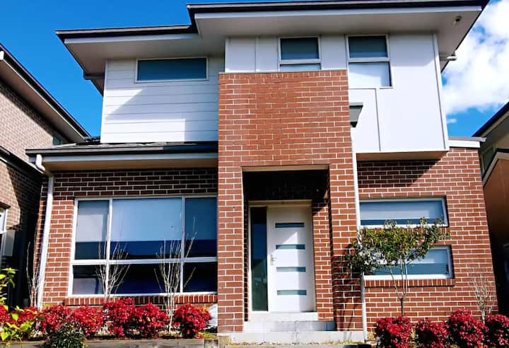 Kellyville Adorable 5br - Closed To Shops & Parks - Dural