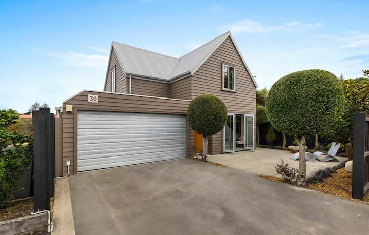 Modern 3br Richmond Retreat With Garage Parking - Christchurch