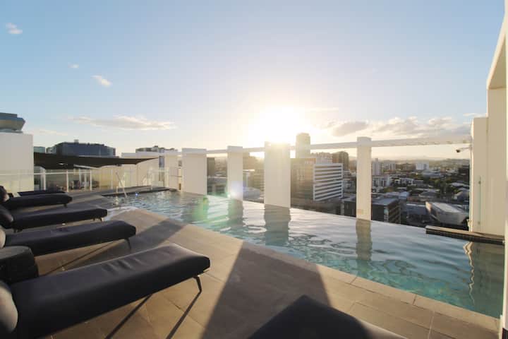 The Seventh | Designer Inner-city Escape, James St - Newstead