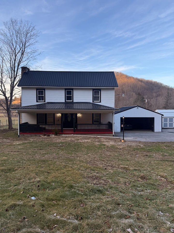 Evan’s Manor - Lake Shawnee, WV