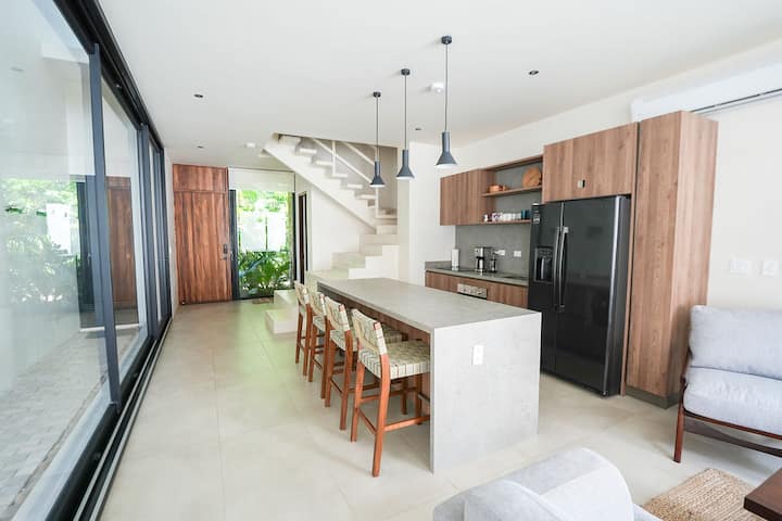 Modern 3-br Tropical Retreat, Walk To Beach, Pool - Nosara