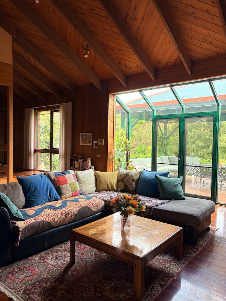 Mid-century Coastal Retreat - San Remo