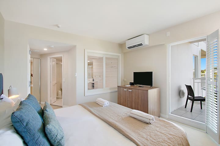 Standard Hotel Room- Mantra Salt Beach By Uholiday - Kingscliff