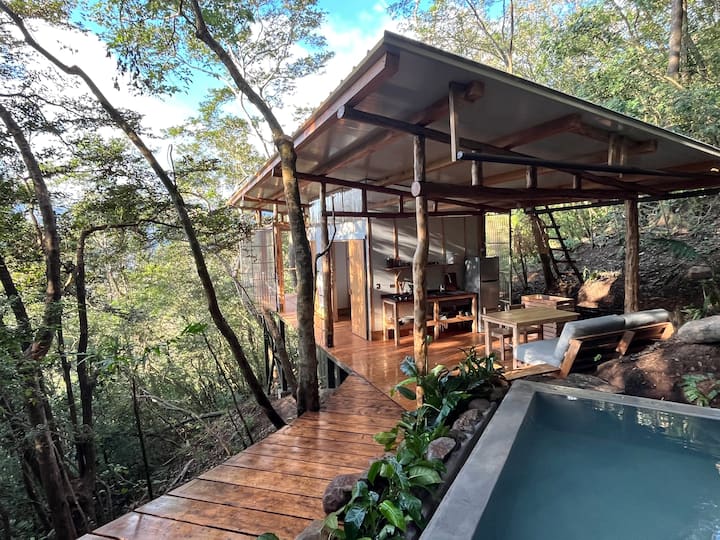Cabin In The Trees: Tal Forest Lodge - El Salvador