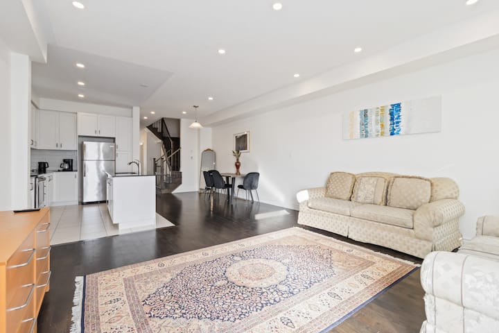 Serenity Home In Brampton - Milton