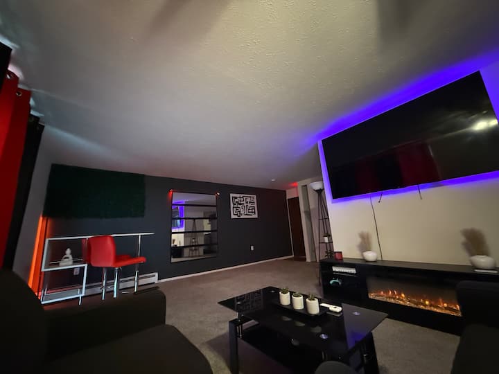 The Neon Noir Loft - Berea, OH