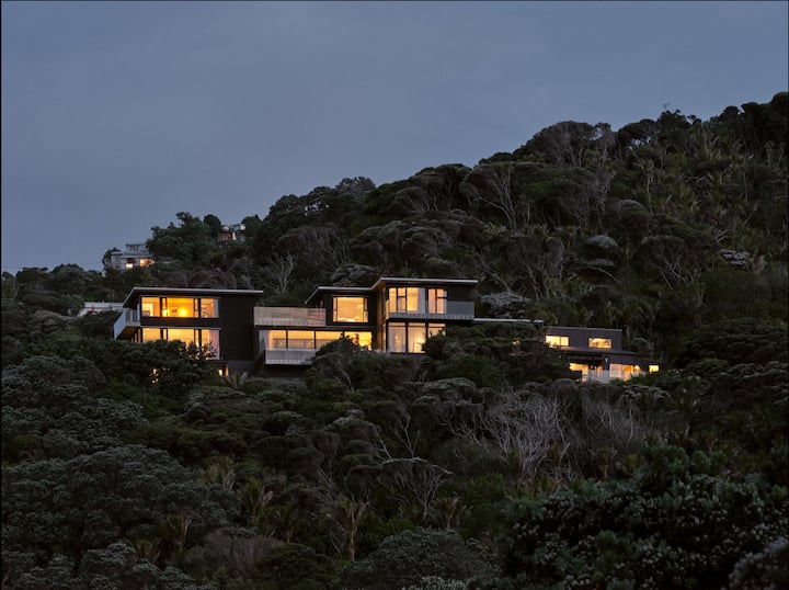 The Louise's Of Piha - Auckland