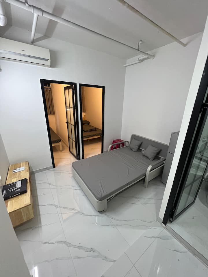 灣仔地鐵口全新裝修 2個房一廳340呎 大房大廳乾淨整潔 - Wan Chai