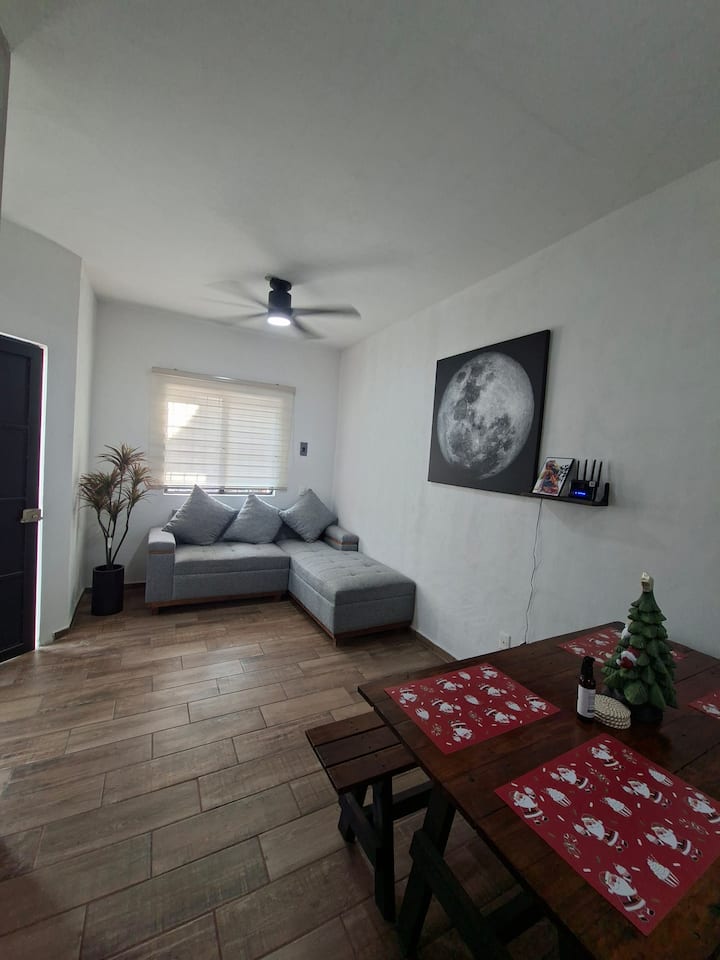 Casa Luna Remodelada, Espacios Amplios Y Limpios - Colima