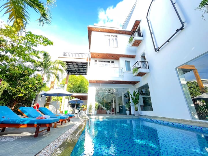 Double Room With Balcony - Pool View - Vietnam