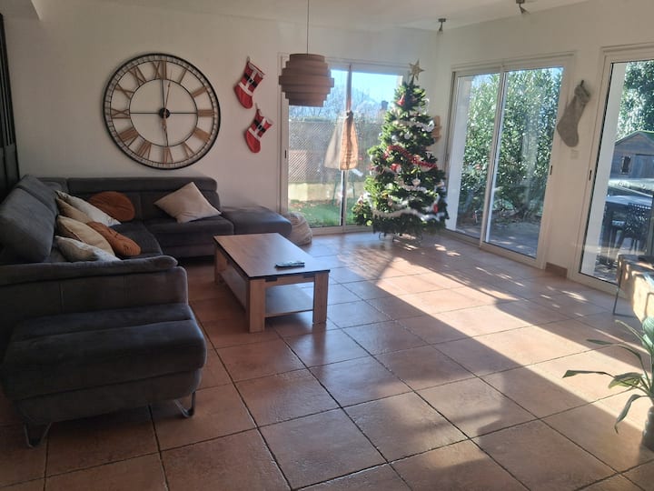 Maison Route Stations Ski (Chamrousse, Vaujany) - Station de l'Alpe du Grand Serre