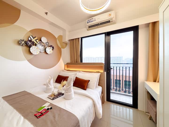 Shore 2 Modern Stay | Pool Fast | Wifi+ Netflix - Philippines