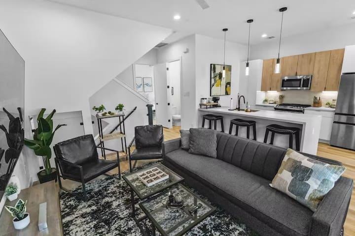 Comfort 3br Townhome | Secure Gated | Sleeps 8 - Sunnyside - Houston