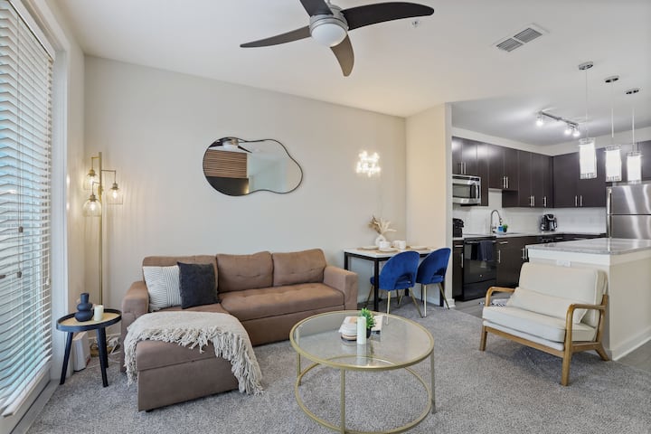 New Chic Getaway/pool/gym/free Parking/tampa Stay - Davis Islands, FL