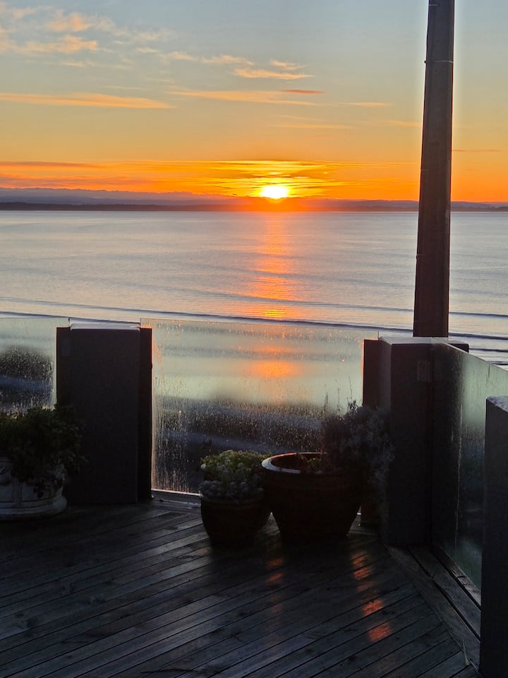 Rocks Hyde & Away - Riverton/Aparima