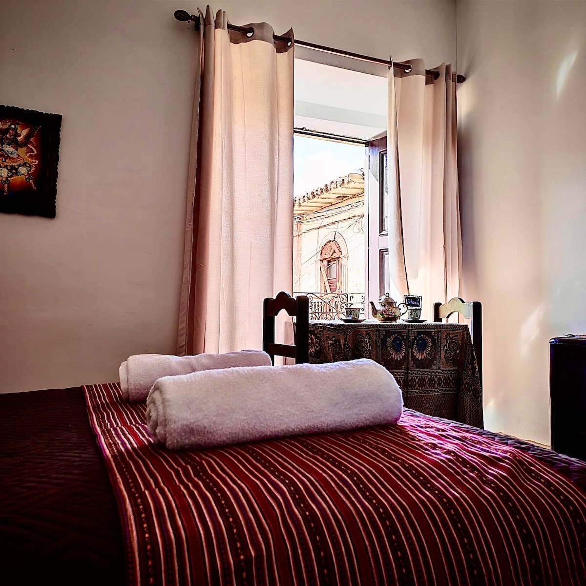 Kinozimmer mit schönem Balkon im Kolonialhaus - Häuser zur Miete in ...