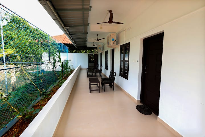 6 Ac Rooms 12 Pax Near, Lake In Kumarakom, Kerala - Kumarakom