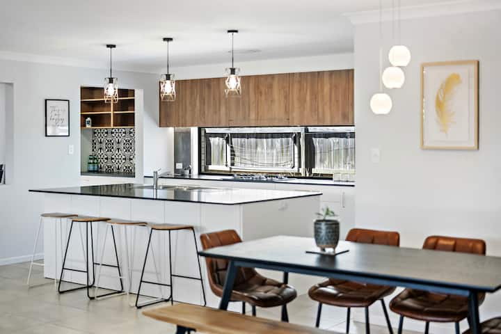 Capestone Cove - Spacious Modern Home - Mango Hill - Moreton Island